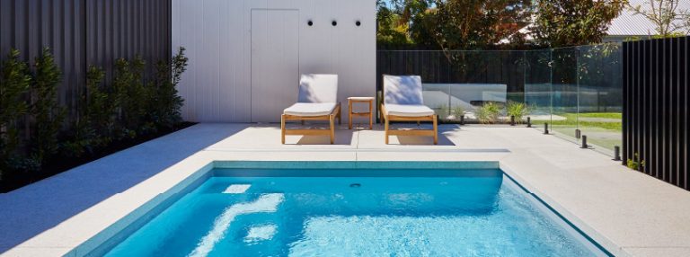 A Simple Guide To Modern Poolside Decor - The Fibreglass Pool Company