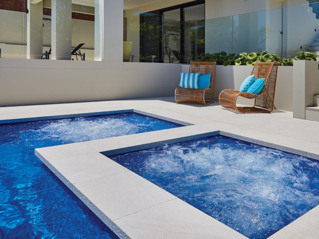 Whitehaven 10m x 4m - The Fibreglass Pool Company